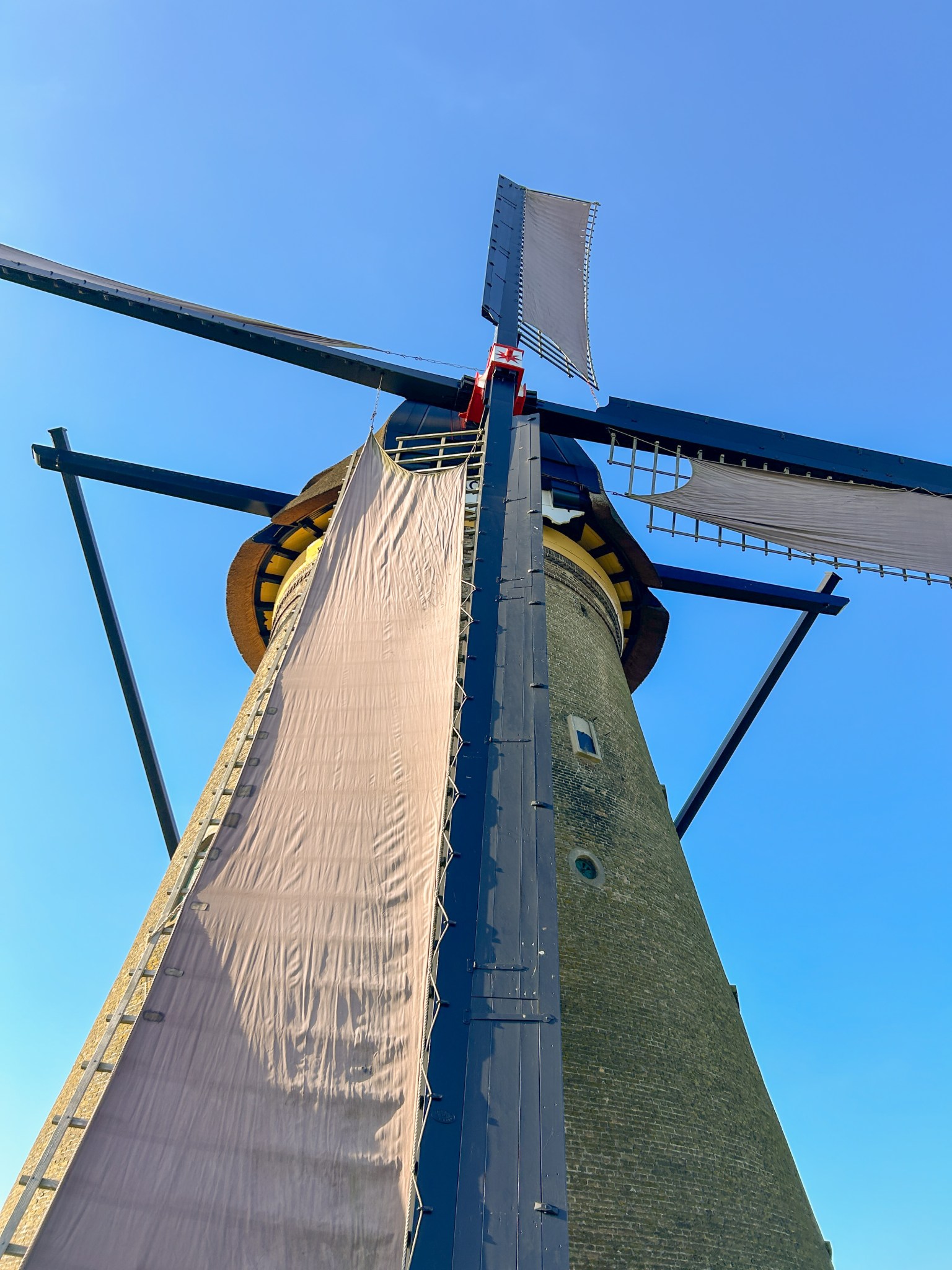 Visiting Kinderdijk: The Iconic Dutch Windmills – Courtney Plans Travels